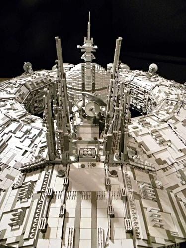 Jawdropping Lego Star Wars spaceship