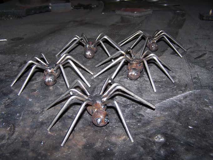 Cyute metal spiders