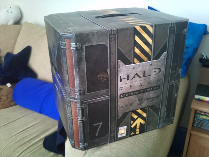 Mega unboxing: Looking inside the Halo Reach Legendary Edition