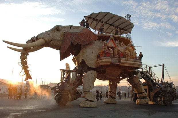 Real life elephant wooden steampunk elephant mecha!