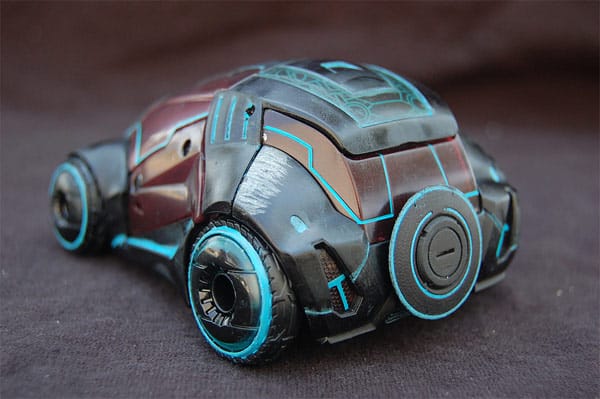 Transformers: BumbleBee goes Tron