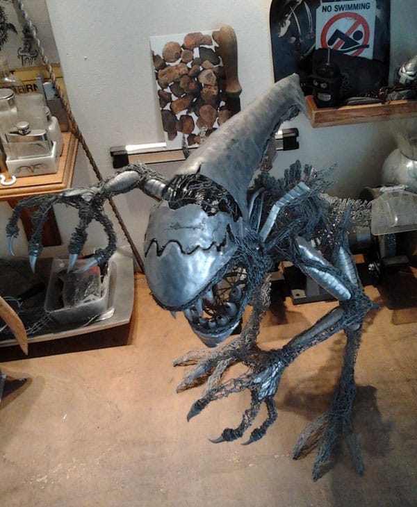 Xenomorph born alien wire sculpture