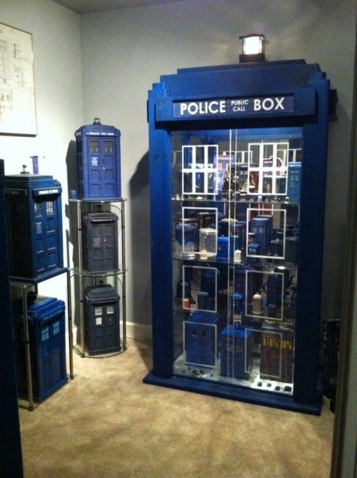 A gallery of TARDIS presented in a 2 dimensional compressed image format