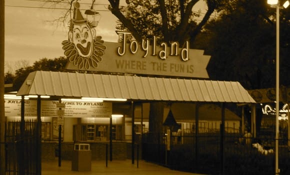 Stephen King's Joyland online carnival tour