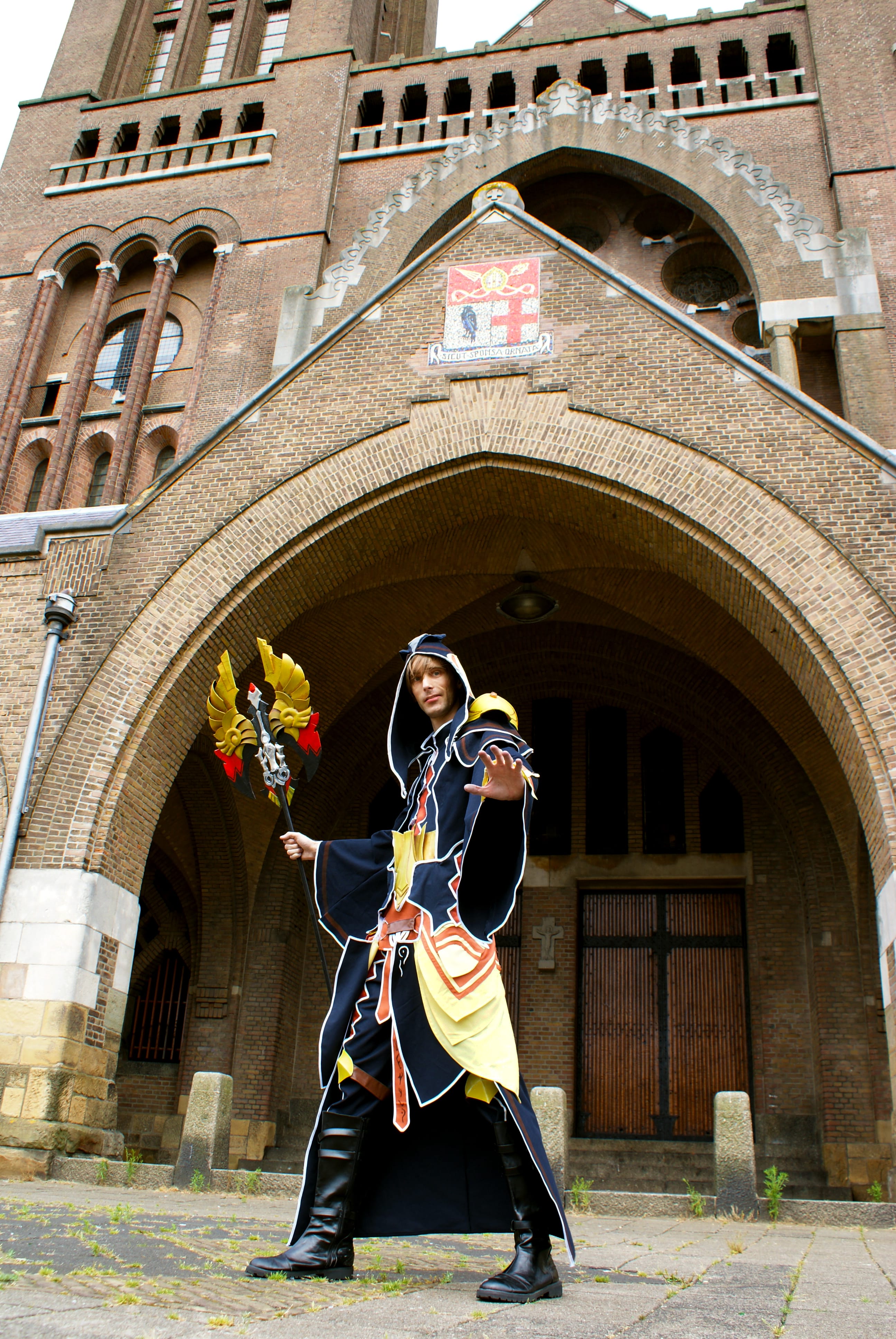 Laura "Lightning" Jansen wins Dragon Cosplay Summit 2013