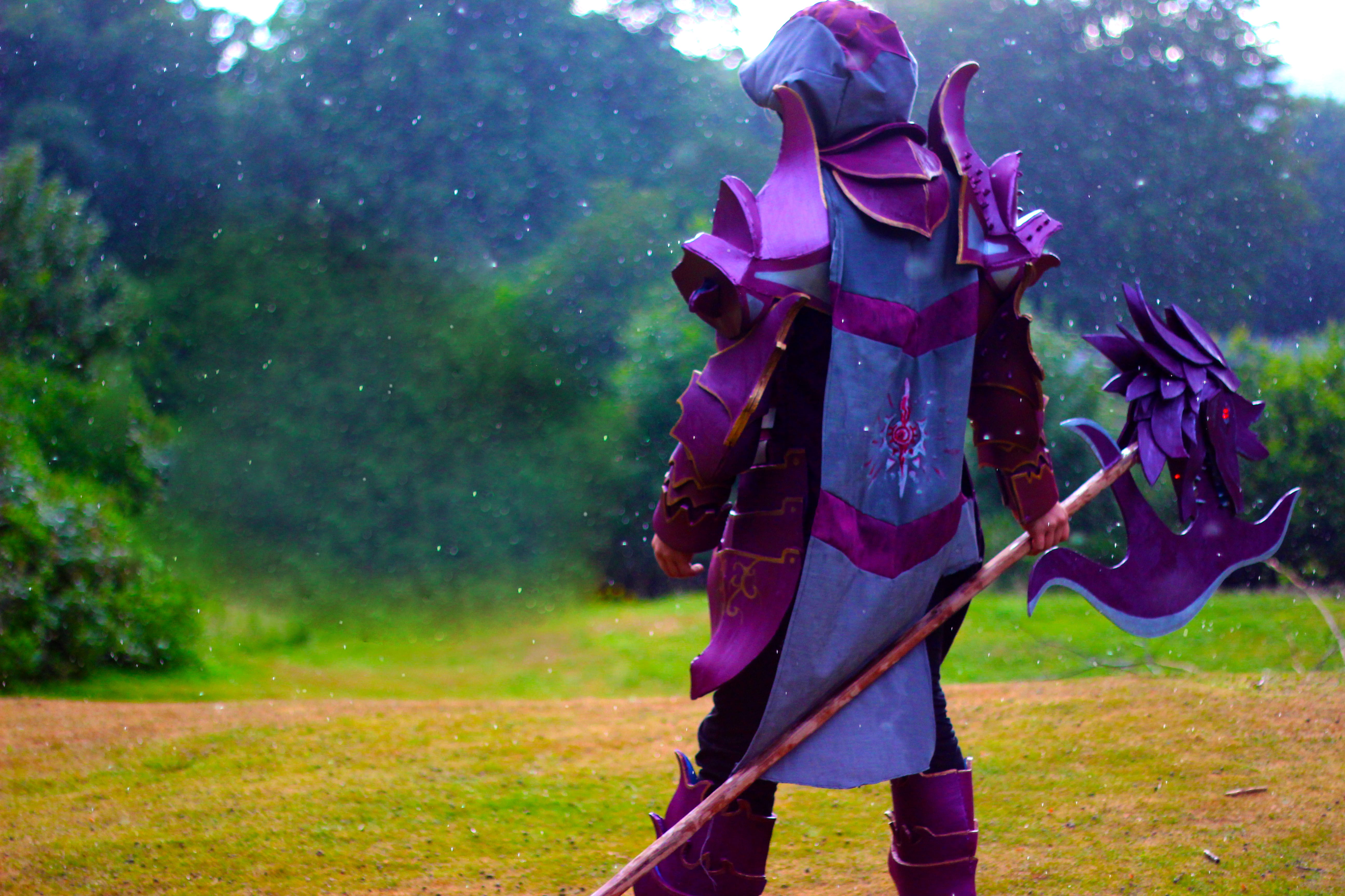 Laura "Lightning" Jansen wins Dragon Cosplay Summit 2013