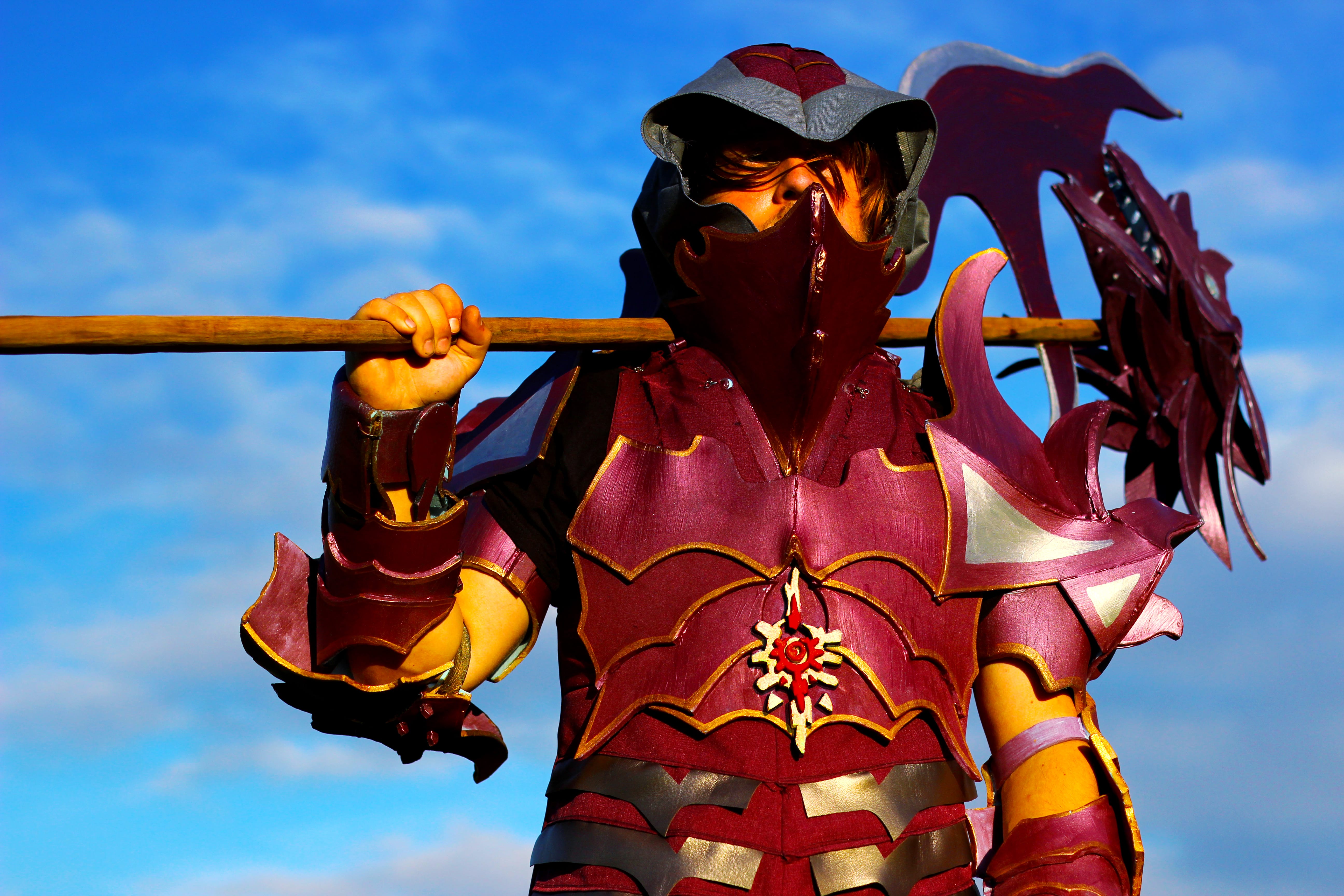 Laura "Lightning" Jansen wins Dragon Cosplay Summit 2013