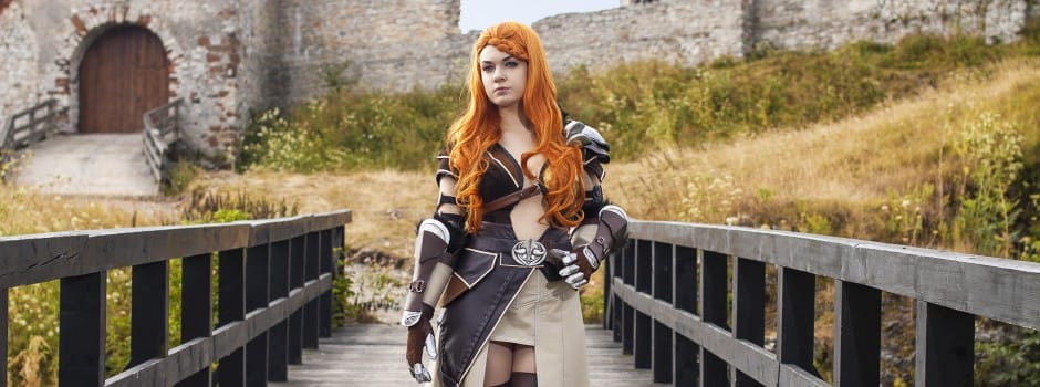 Laura "Lightning" Jansen wins Dragon Cosplay Summit 2013