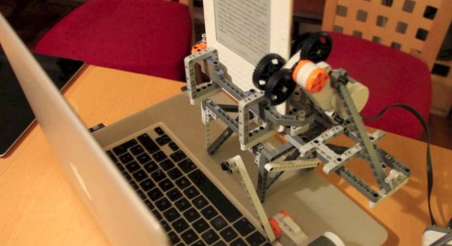 LEGO robot to combat DRM