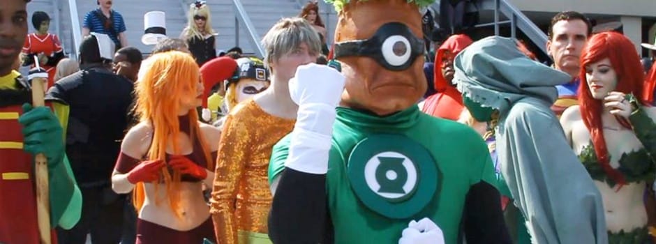 The epic video: Distractotron does DC Cosplay