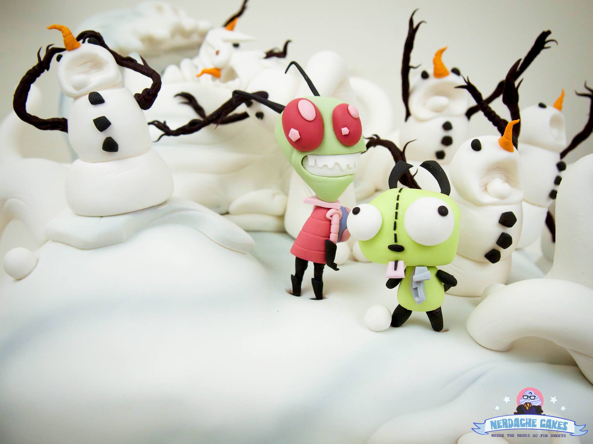 Invader Zim cake in Calvin and Hobbes scene