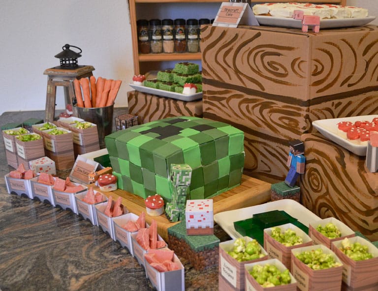 3 impressive Minecraft cakes