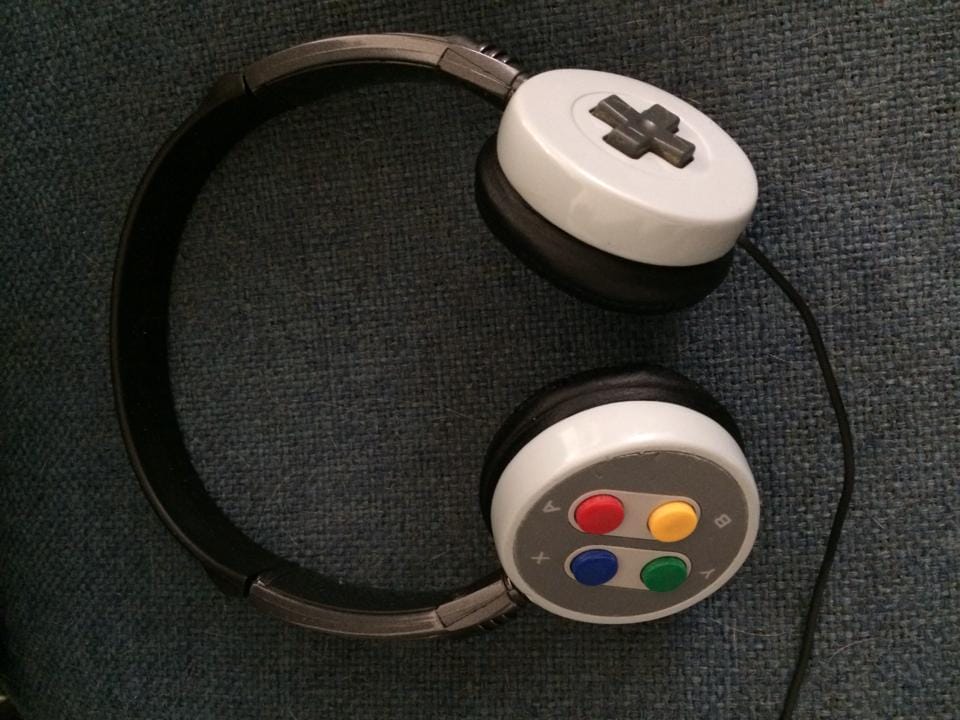 Retro style: SNES headphones