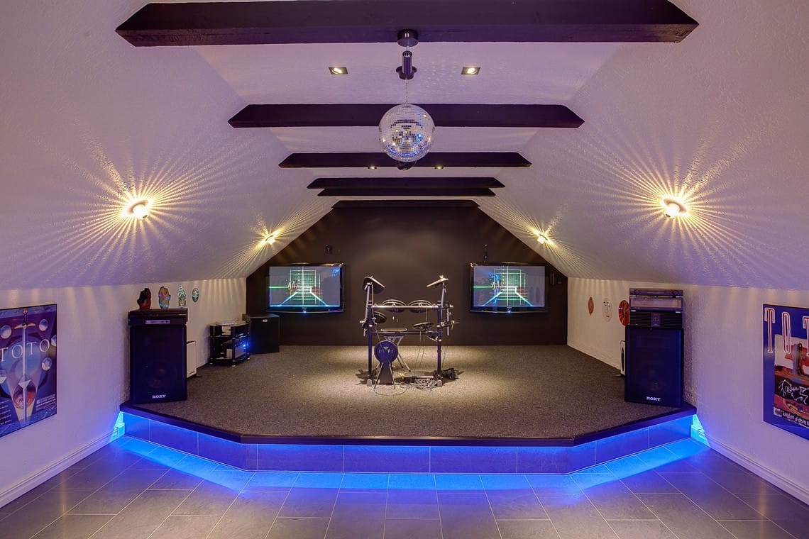 Whole Swedish house becomes Aliens vs Predator dream home