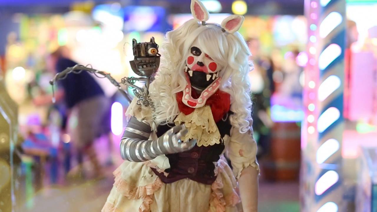 Cosplay, bikini pool parties and tiger cubs - it's Colossalcon