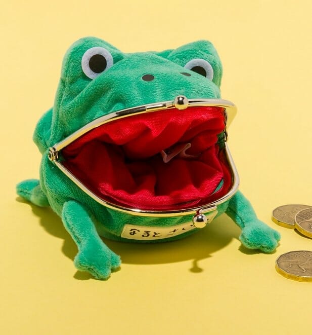 Pay like Naruto: Buy this funny replica toad purse