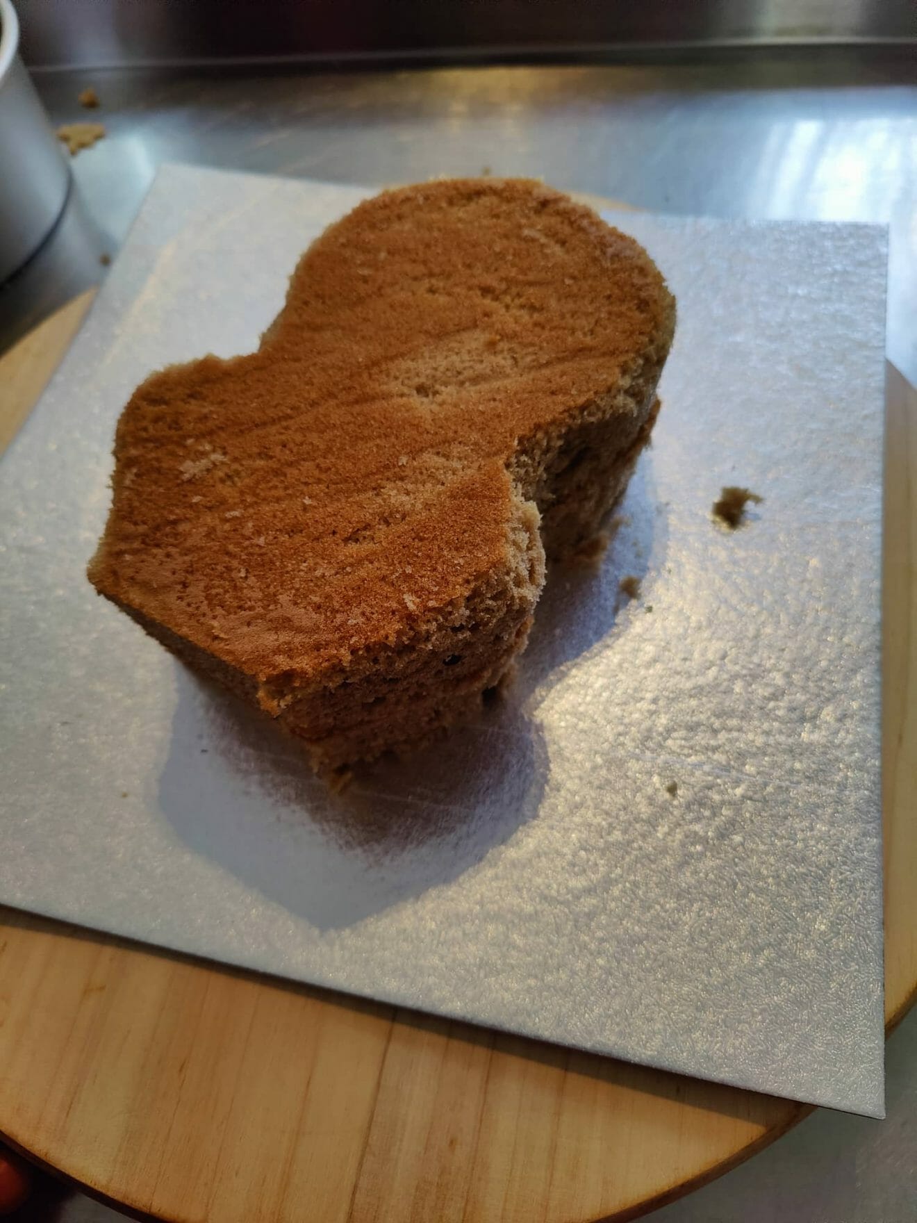 A mind flayer vomiting a rainbow cake generator