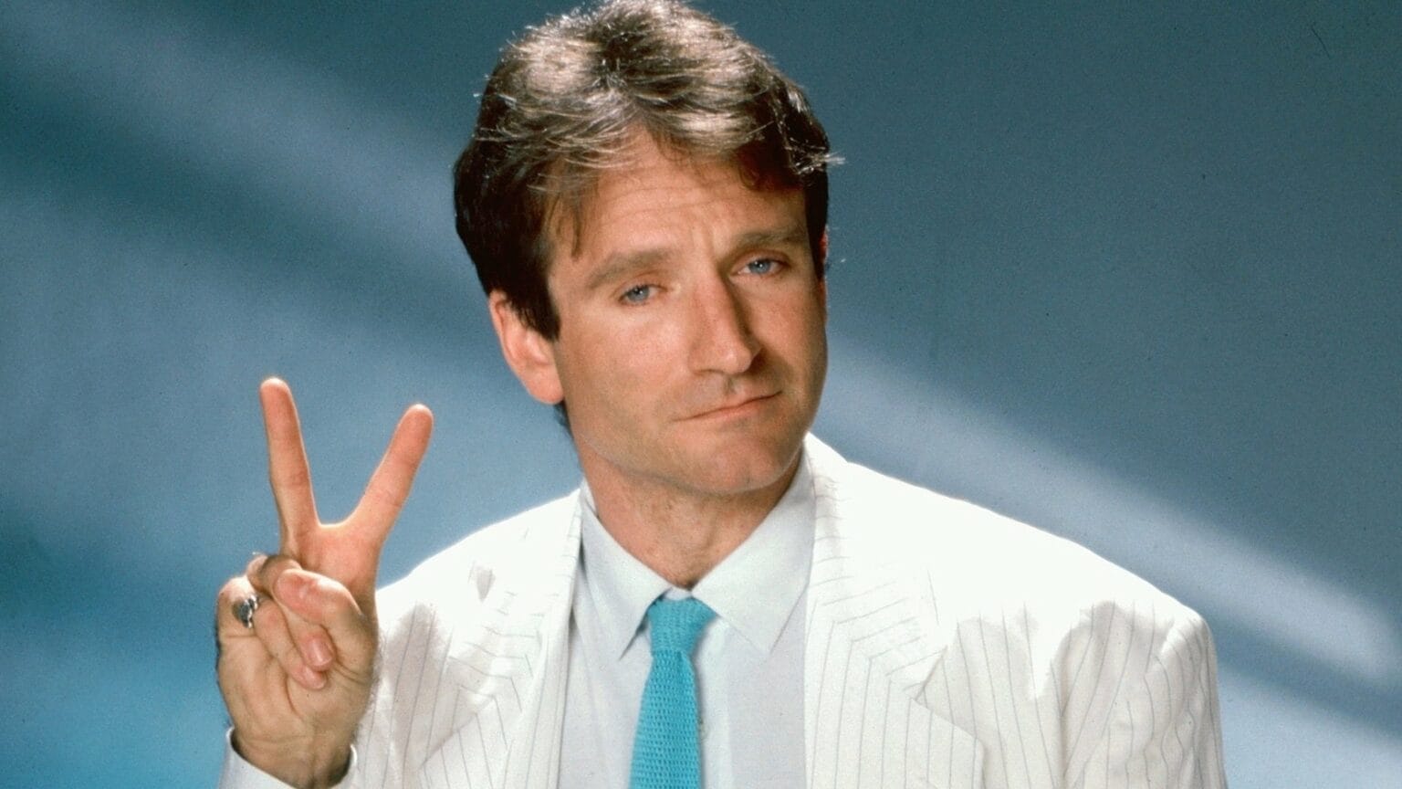 Hysterically funny '80s video of Robin Williams riffing improv for 13 ...